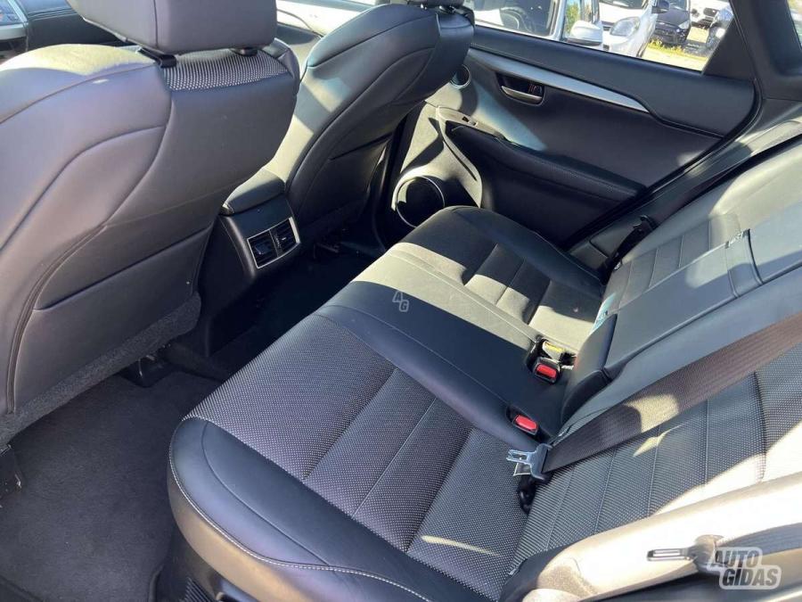 Pelēks Lexus NX 300h 2015 Panevēža, ar dzinēja tilpumu 2.50 L un nobraukumu 182 tūkst. km par 19800 €, foto 14 vietnē AUTOMOTO.COM.LV