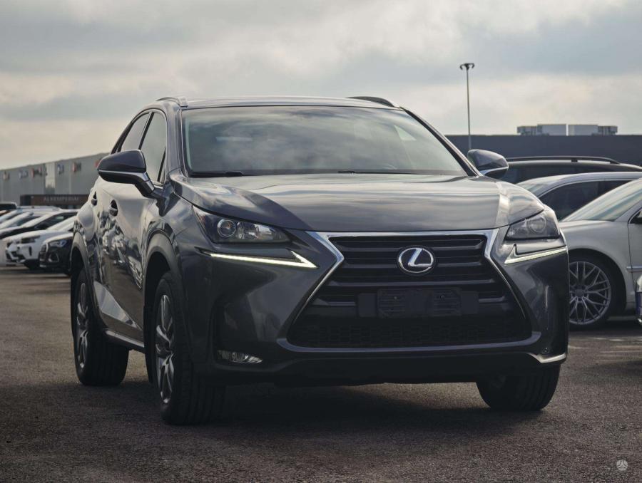 Grey Lexus NX 300h 2015 in Vilnius, with an engine capacity of 2.49 L and mileage of 135 thousand km for 18500 €, photo 1 on AUTOMOTO.COM.LV