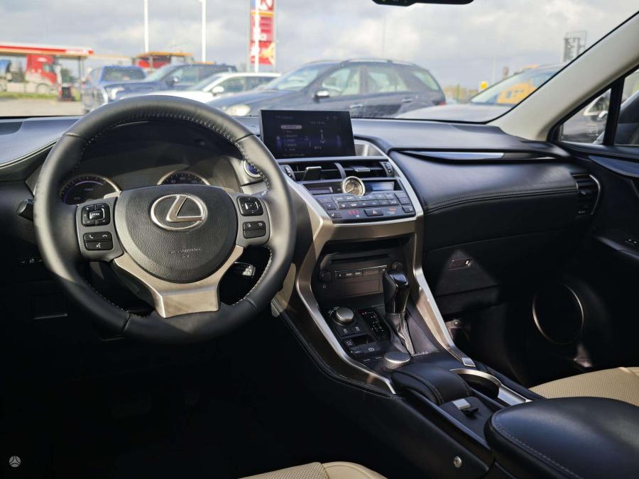 Grey Lexus NX 300h 2015 in Vilnius, with an engine capacity of 2.49 L and mileage of 135 thousand km for 18500 €, photo 5 on AUTOMOTO.COM.LV