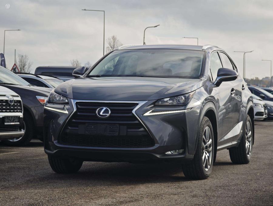 Grey Lexus NX 300h 2015 in Vilnius, with an engine capacity of 2.49 L and mileage of 135 thousand km for 18500 €, photo 6 on AUTOMOTO.COM.LV