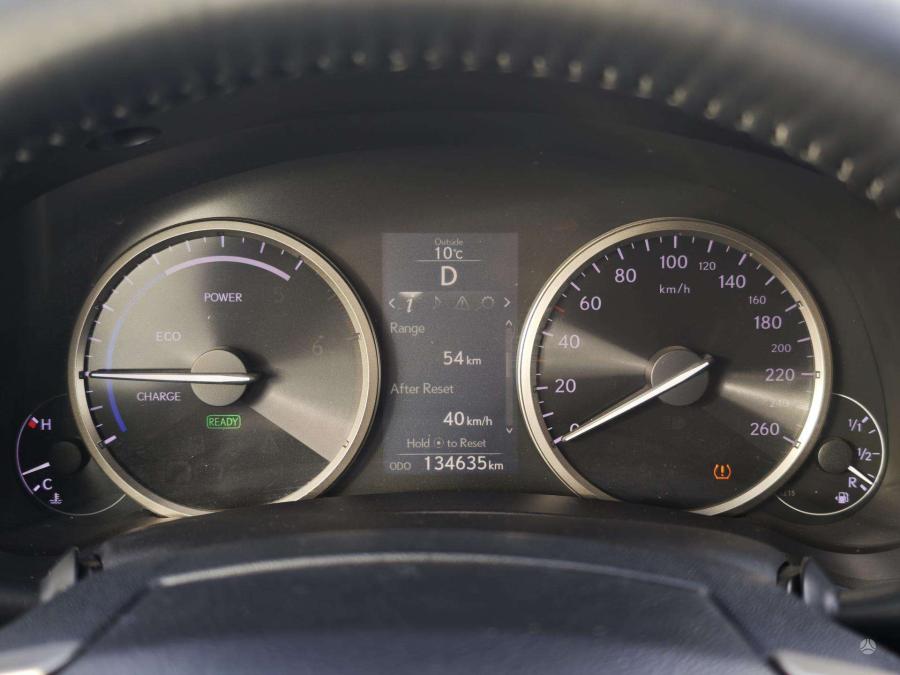 Grey Lexus NX 300h 2015 in Vilnius, with an engine capacity of 2.49 L and mileage of 135 thousand km for 18500 €, photo 12 on AUTOMOTO.COM.LV