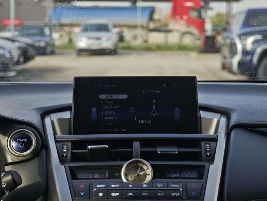 Grey Lexus NX 300h 2015 in Vilnius, with an engine capacity of 2.49 L and mileage of 135 thousand km for 18500 €, photo 13 on AUTOMOTO.COM.LV