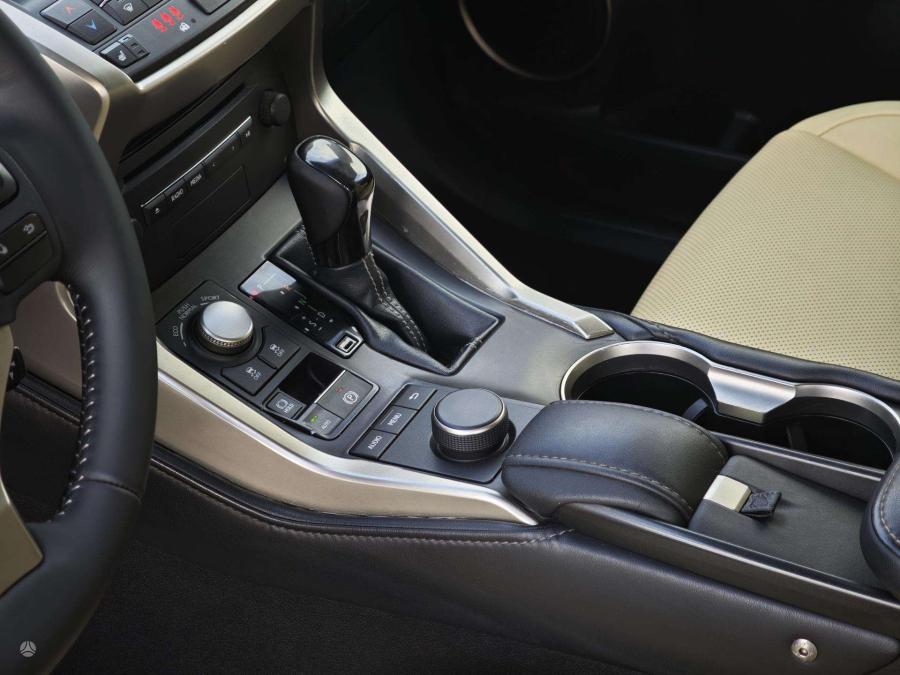 Grey Lexus NX 300h 2015 in Vilnius, with an engine capacity of 2.49 L and mileage of 135 thousand km for 18500 €, photo 14 on AUTOMOTO.COM.LV