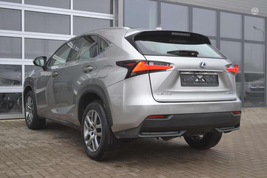 Grey Lexus NX 300h 2016 in Vilnius, with an engine capacity of 2.49 L and mileage of 126 thousand km for 19500 €, photo 8 on AUTOMOTO.COM.LV
