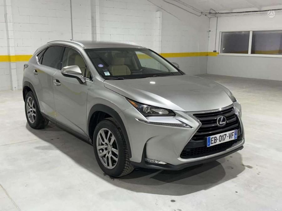 Grey Lexus NX 300h 2016 in Kaunas, with an engine capacity of 2.49 L and mileage of 202 thousand km for 17900 €, photo 2 on AUTOMOTO.COM.LV