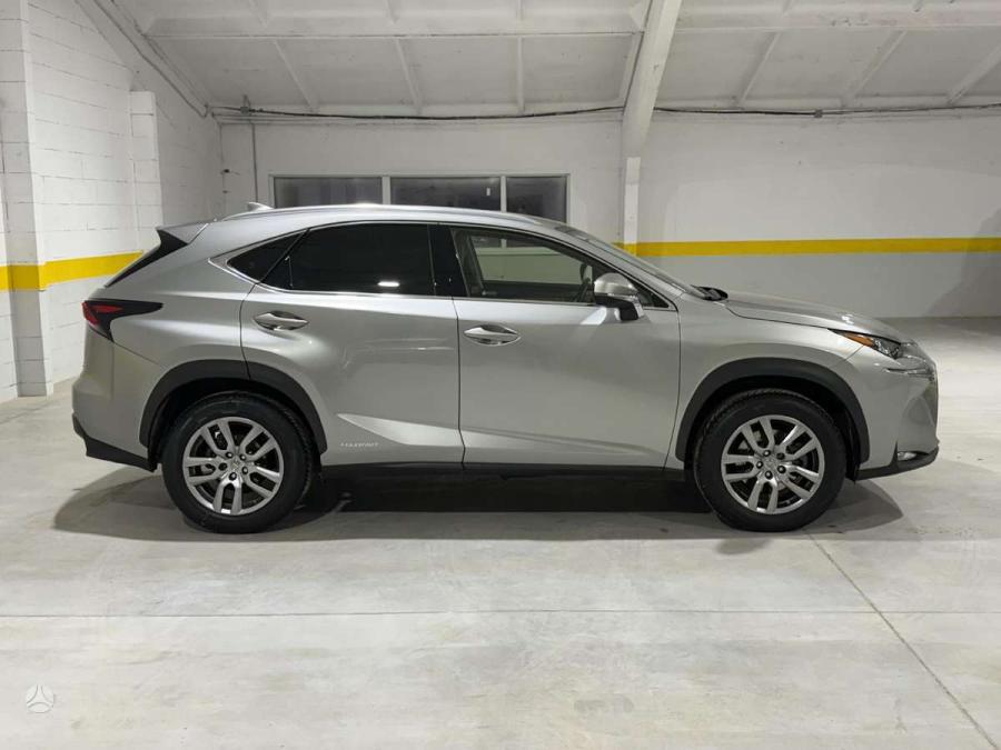 Grey Lexus NX 300h 2016 in Kaunas, with an engine capacity of 2.49 L and mileage of 202 thousand km for 17900 €, photo 4 on AUTOMOTO.COM.LV