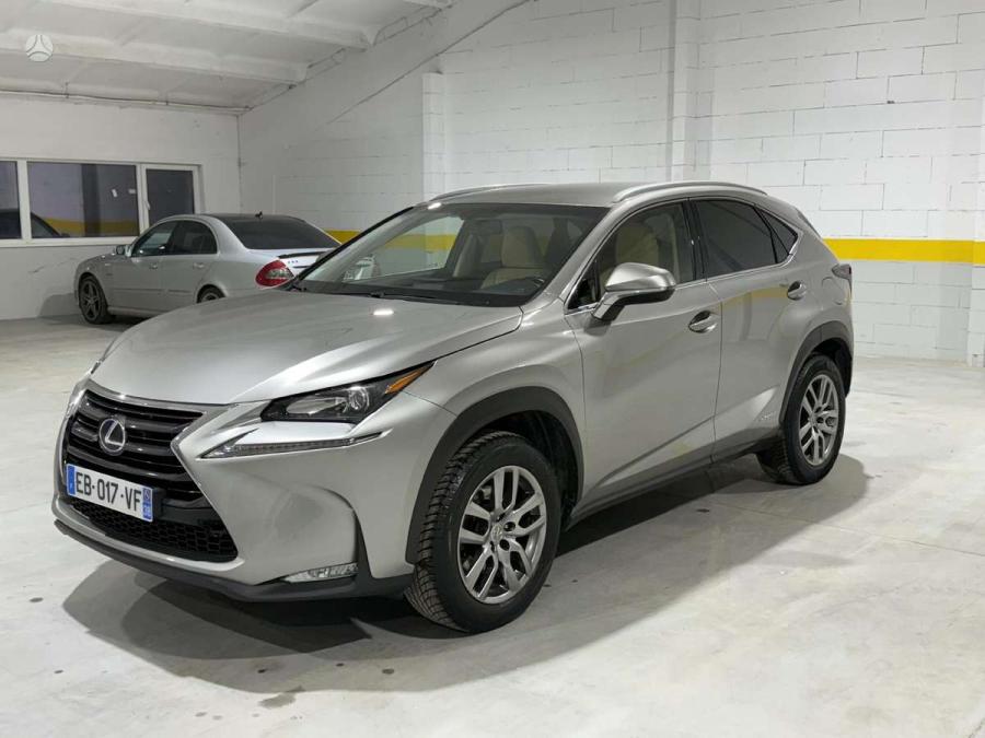 Grey Lexus NX 300h 2016 in Kaunas, with an engine capacity of 2.49 L and mileage of 202 thousand km for 17900 €, photo 6 on AUTOMOTO.COM.LV