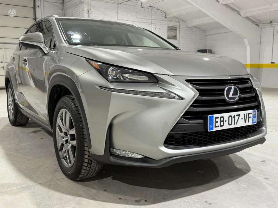 Grey Lexus NX 300h 2016 in Kaunas, with an engine capacity of 2.49 L and mileage of 202 thousand km for 17900 €, photo 8 on AUTOMOTO.COM.LV