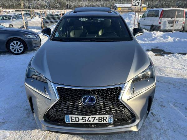 Pelēks Lexus NX 300h 2016 Viļņa, ar dzinēja tilpumu 2.49 L un nobraukumu 210 tūkst. km par 19800 €, foto 1 vietnē AUTOMOTO.COM.LV