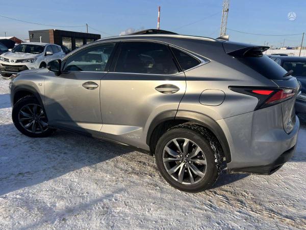 Pelēks Lexus NX 300h 2016 Viļņa, ar dzinēja tilpumu 2.49 L un nobraukumu 210 tūkst. km par 19800 €, foto 2 vietnē AUTOMOTO.COM.LV