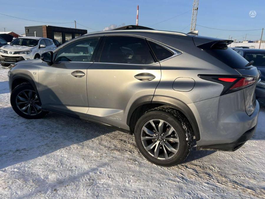 Grey Lexus NX 300h 2016 in Vilnius, with an engine capacity of 2.49 L and mileage of 210 thousand km for 19800 €, photo 2 on AUTOMOTO.COM.LV