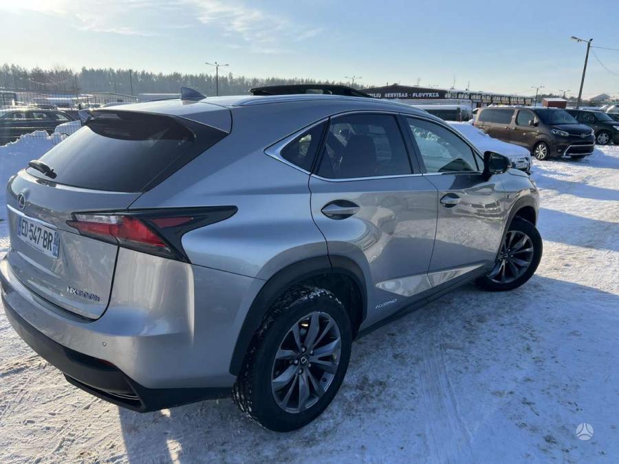 Grey Lexus NX 300h 2016 in Vilnius, with an engine capacity of 2.49 L and mileage of 210 thousand km for 19800 €, photo 3 on AUTOMOTO.COM.LV