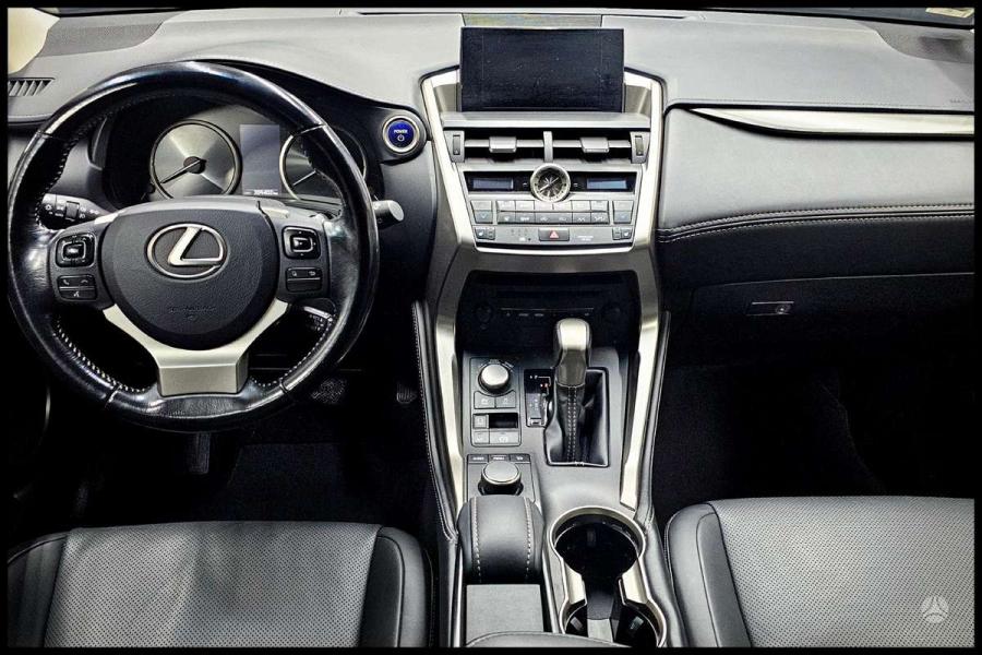 Grey Lexus NX 300h 2016 in Kaunas, with an engine capacity of 2.50 L and mileage of 199 thousand km for 18888 €, photo 2 on AUTOMOTO.COM.LV