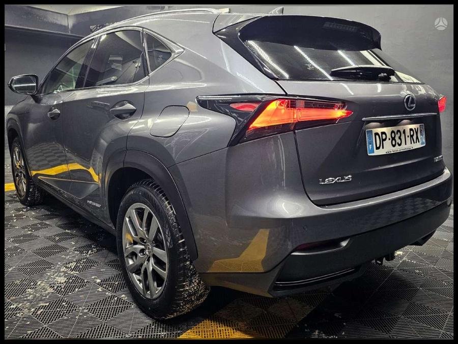 Grey Lexus NX 300h 2016 in Kaunas, with an engine capacity of 2.50 L and mileage of 199 thousand km for 18888 €, photo 20 on AUTOMOTO.COM.LV