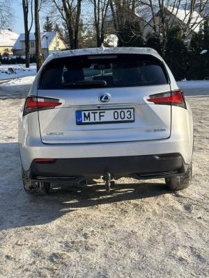 Grey Lexus NX 300h 2016 in Taurage, with an engine capacity of 2.49 L and mileage of 300 thousand km for 18500 €, photo 8 on AUTOMOTO.COM.LV