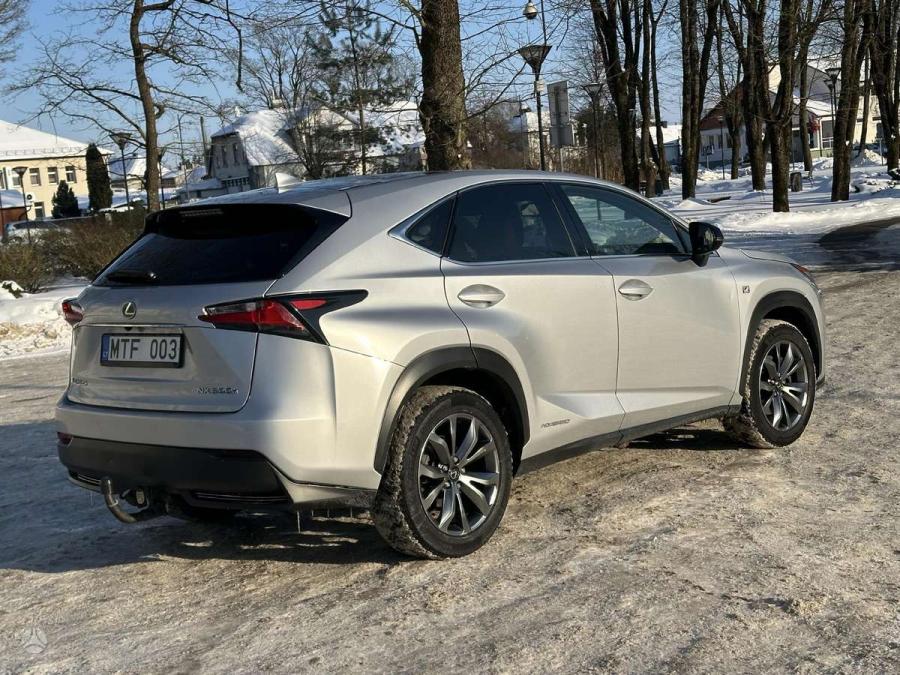 Grey Lexus NX 300h 2016 in Taurage, with an engine capacity of 2.49 L and mileage of 300 thousand km for 18500 €, photo 10 on AUTOMOTO.COM.LV