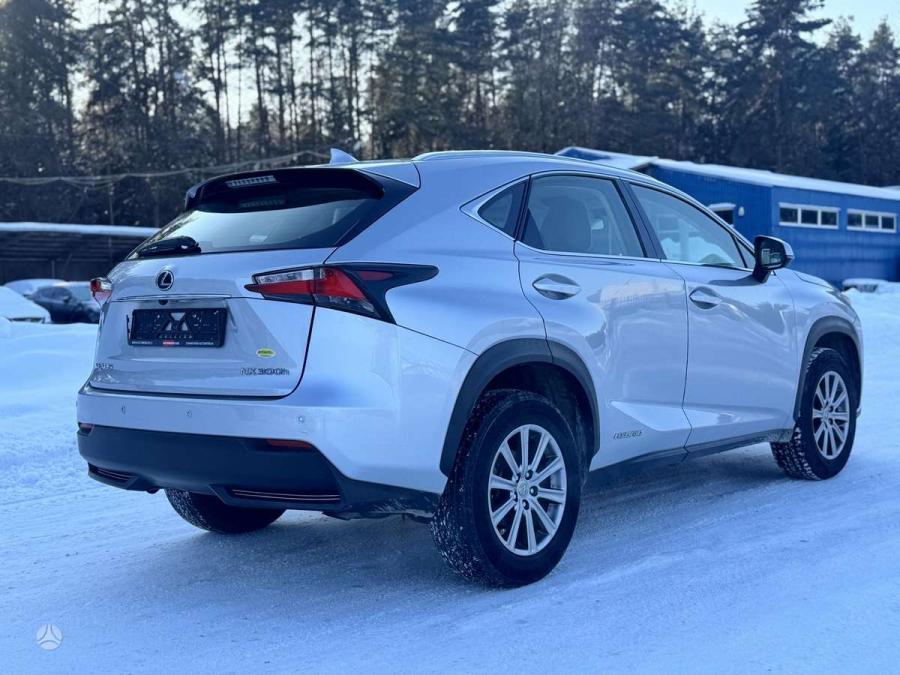Grey Lexus NX 300h 2016 in Vilnius, with an engine capacity of 2.49 L and mileage of 153 thousand km for 18950 €, photo 5 on AUTOMOTO.COM.LV