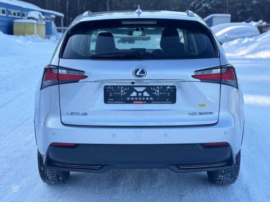 Grey Lexus NX 300h 2016 in Vilnius, with an engine capacity of 2.49 L and mileage of 153 thousand km for 18950 €, photo 6 on AUTOMOTO.COM.LV