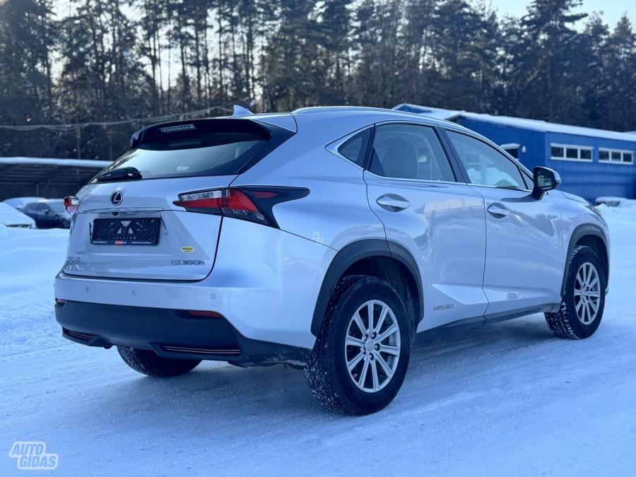 Pelēks Lexus NX 300h 2016 Viļņa, ar dzinēja tilpumu 2.50 L un nobraukumu 153 tūkst. km par 18950 €, foto 5 vietnē AUTOMOTO.COM.LV