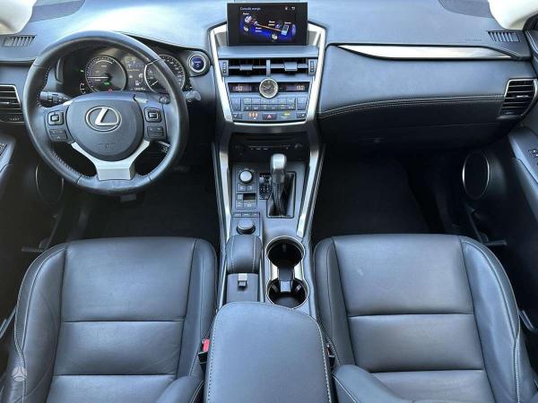 Pelēks Lexus NX 300h 2016 Viļņa, ar dzinēja tilpumu 2.50 L un nobraukumu 246 tūkst. km par 17550 €, foto 3 vietnē AUTOMOTO.COM.LV