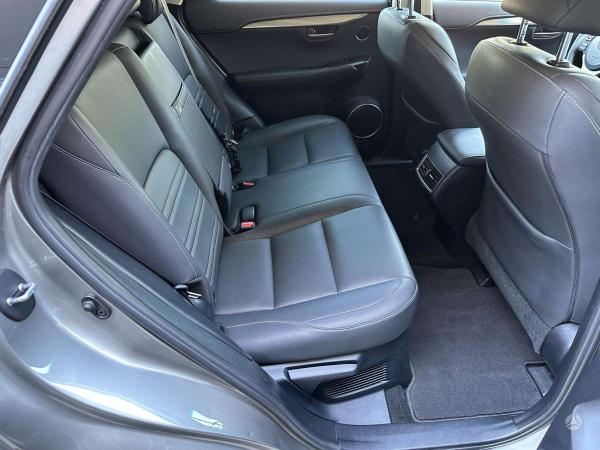 Pelēks Lexus NX 300h 2016 Viļņa, ar dzinēja tilpumu 2.50 L un nobraukumu 246 tūkst. km par 17550 €, foto 5 vietnē AUTOMOTO.COM.LV