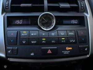 Pelēks Lexus NX 300h 2016 Viļņa, ar dzinēja tilpumu 2.50 L un nobraukumu 246 tūkst. km par 17550 €, foto 18 vietnē AUTOMOTO.COM.LV