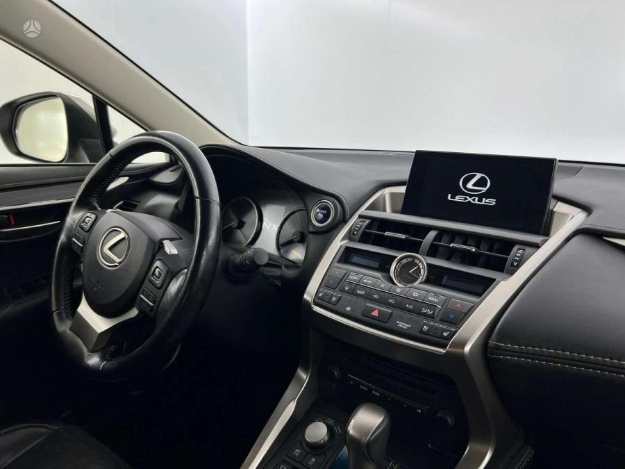 Серый Лексус NX 300h 2016 в Вильнюс, объемом двигателя 2.49 л и пробегом 109 тыс. км за 24900 €, фото 15 на AUTOMOTO.COM.LV
