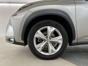 Серый Лексус NX 300h 2016 в Вильнюс, объемом двигателя 2.49 л и пробегом 109 тыс. км за 24900 €, фото 16 на AUTOMOTO.COM.LV
