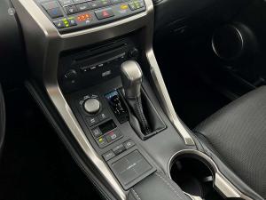 Серый Лексус NX 300h 2016 в Вильнюс, объемом двигателя 2.49 л и пробегом 109 тыс. км за 24900 €, фото 24 на AUTOMOTO.COM.LV