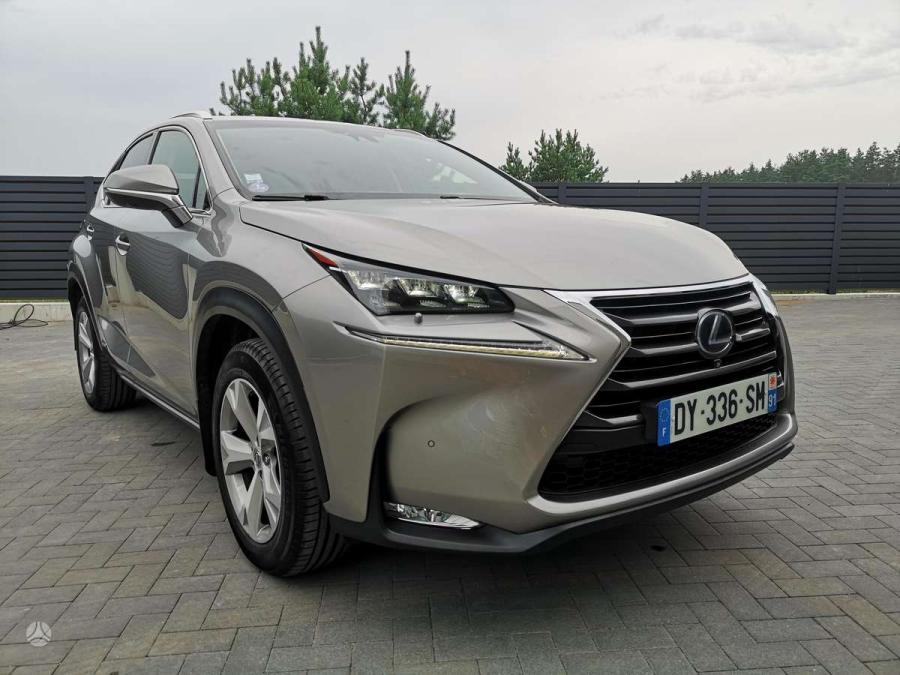 Grey Lexus NX 300h 2016 in Vilnius, with an engine capacity of 2.49 L and mileage of 223 thousand km for 18700 €, photo 3 on AUTOMOTO.COM.LV