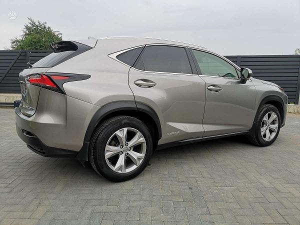 Grey Lexus NX 300h 2016 in Vilnius, with an engine capacity of 2.49 L and mileage of 223 thousand km for 18700 €, photo 4 on AUTOMOTO.COM.LV