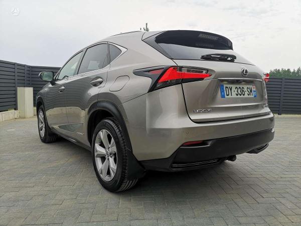 Grey Lexus NX 300h 2016 in Vilnius, with an engine capacity of 2.49 L and mileage of 223 thousand km for 18700 €, photo 7 on AUTOMOTO.COM.LV
