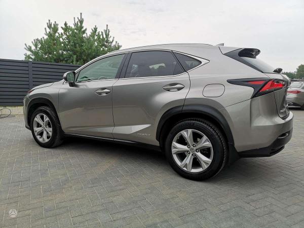 Grey Lexus NX 300h 2016 in Vilnius, with an engine capacity of 2.49 L and mileage of 223 thousand km for 18700 €, photo 8 on AUTOMOTO.COM.LV