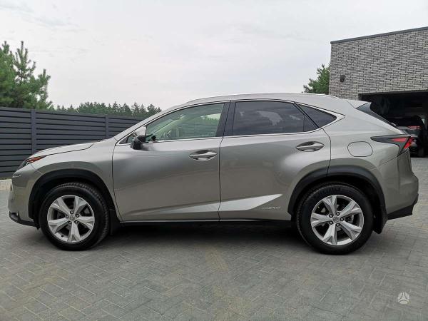 Grey Lexus NX 300h 2016 in Vilnius, with an engine capacity of 2.49 L and mileage of 223 thousand km for 18700 €, photo 9 on AUTOMOTO.COM.LV