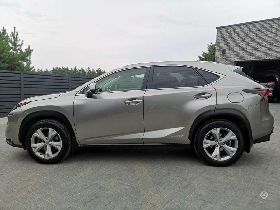 Grey Lexus NX 300h 2016 in Vilnius, with an engine capacity of 2.49 L and mileage of 223 thousand km for 18700 €, photo 10 on AUTOMOTO.COM.LV
