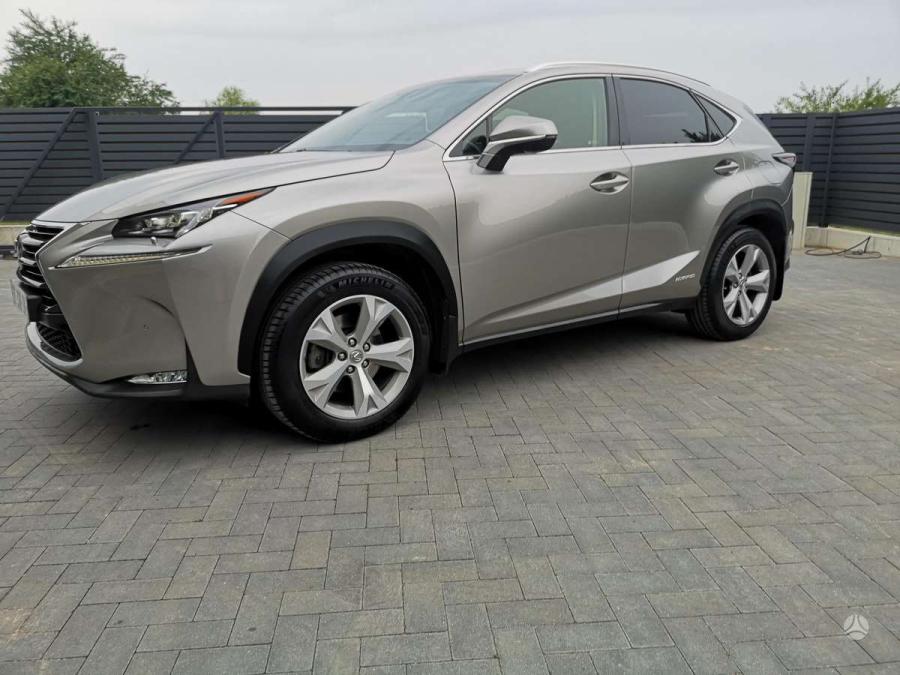 Grey Lexus NX 300h 2016 in Vilnius, with an engine capacity of 2.49 L and mileage of 223 thousand km for 18700 €, photo 11 on AUTOMOTO.COM.LV