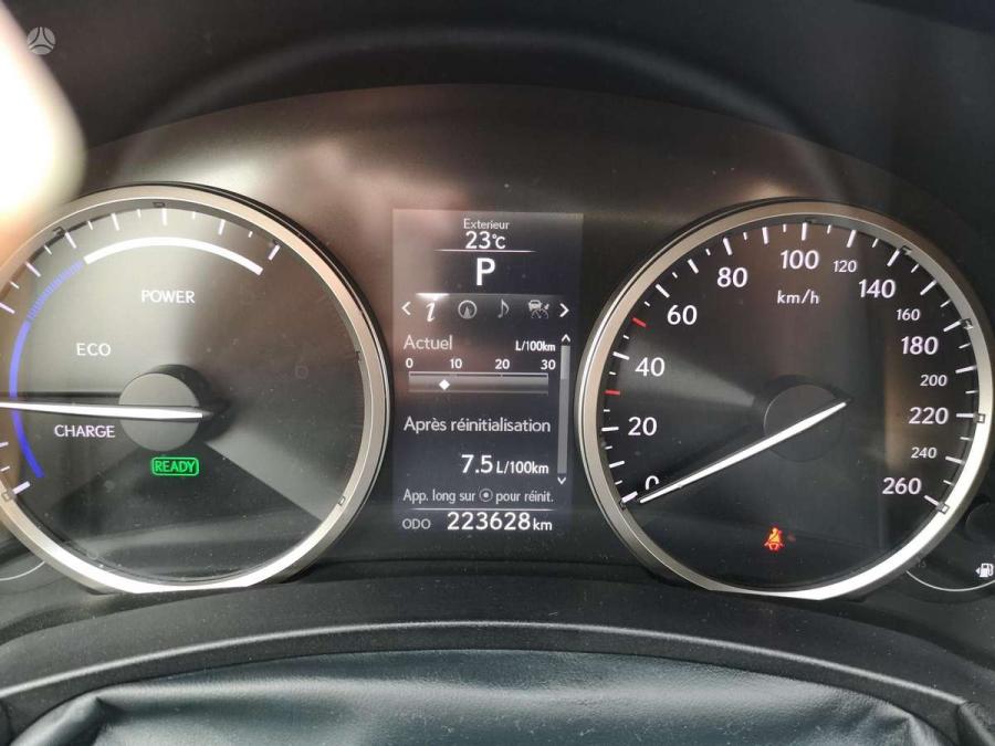 Grey Lexus NX 300h 2016 in Vilnius, with an engine capacity of 2.49 L and mileage of 223 thousand km for 18700 €, photo 20 on AUTOMOTO.COM.LV