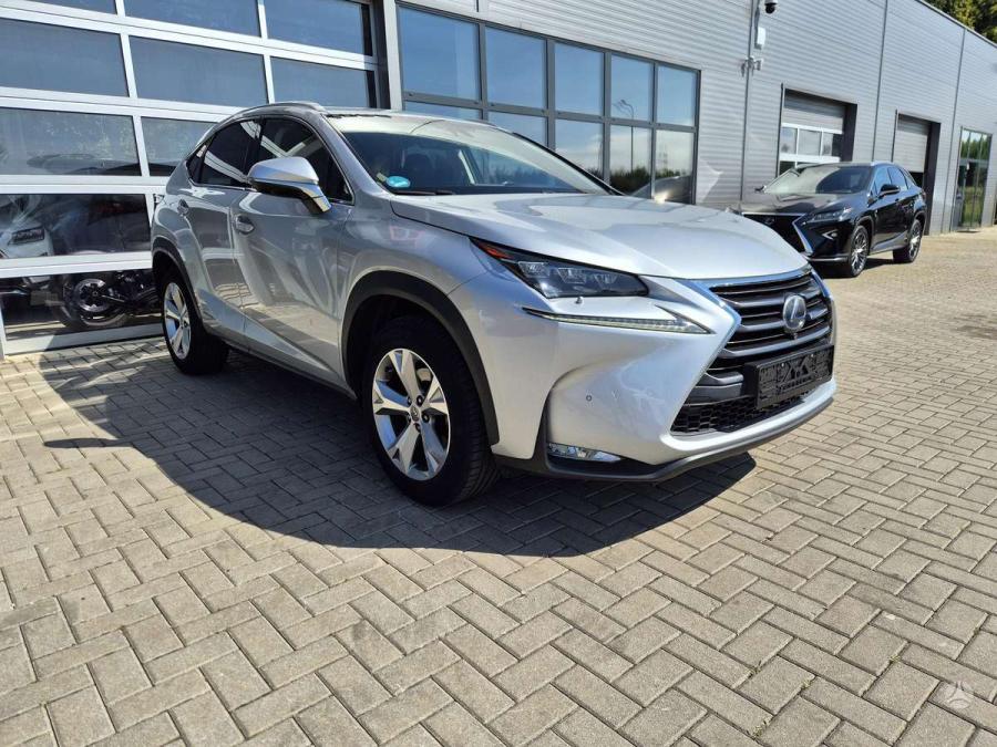 Pelēks Lexus NX 300h 2016 Viļņa, ar dzinēja tilpumu 2.49 L un nobraukumu 270 tūkst. km par 18500 €, foto 5 vietnē AUTOMOTO.COM.LV
