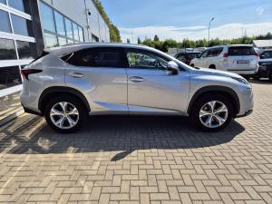 Pelēks Lexus NX 300h 2016 Viļņa, ar dzinēja tilpumu 2.49 L un nobraukumu 270 tūkst. km par 18500 €, foto 6 vietnē AUTOMOTO.COM.LV