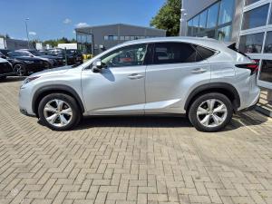 Pelēks Lexus NX 300h 2016 Viļņa, ar dzinēja tilpumu 2.49 L un nobraukumu 270 tūkst. km par 18500 €, foto 7 vietnē AUTOMOTO.COM.LV