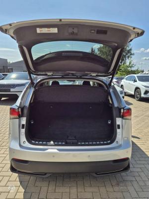 Pelēks Lexus NX 300h 2016 Viļņa, ar dzinēja tilpumu 2.49 L un nobraukumu 270 tūkst. km par 18500 €, foto 10 vietnē AUTOMOTO.COM.LV