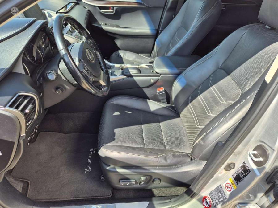 Pelēks Lexus NX 300h 2016 Viļņa, ar dzinēja tilpumu 2.49 L un nobraukumu 270 tūkst. km par 18500 €, foto 13 vietnē AUTOMOTO.COM.LV