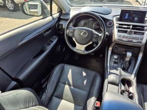 Pelēks Lexus NX 300h 2016 Viļņa, ar dzinēja tilpumu 2.49 L un nobraukumu 270 tūkst. km par 18500 €, foto 15 vietnē AUTOMOTO.COM.LV
