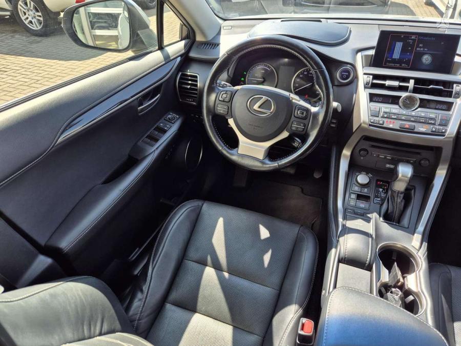 Pelēks Lexus NX 300h 2016 Viļņa, ar dzinēja tilpumu 2.49 L un nobraukumu 270 tūkst. km par 18500 €, foto 15 vietnē AUTOMOTO.COM.LV
