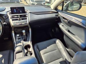 Pelēks Lexus NX 300h 2016 Viļņa, ar dzinēja tilpumu 2.49 L un nobraukumu 270 tūkst. km par 18500 €, foto 16 vietnē AUTOMOTO.COM.LV