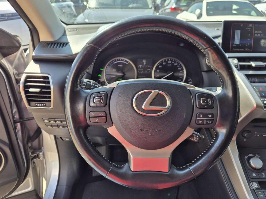 Pelēks Lexus NX 300h 2016 Viļņa, ar dzinēja tilpumu 2.49 L un nobraukumu 270 tūkst. km par 18500 €, foto 23 vietnē AUTOMOTO.COM.LV