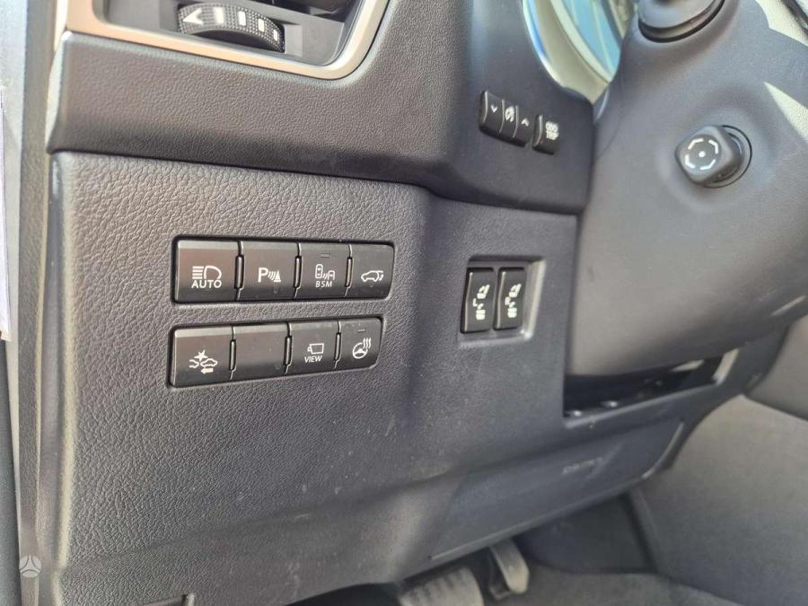 Pelēks Lexus NX 300h 2016 Viļņa, ar dzinēja tilpumu 2.49 L un nobraukumu 270 tūkst. km par 18500 €, foto 27 vietnē AUTOMOTO.COM.LV