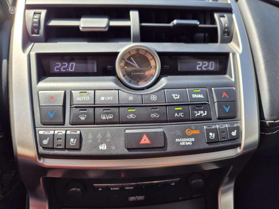 Pelēks Lexus NX 300h 2016 Viļņa, ar dzinēja tilpumu 2.49 L un nobraukumu 270 tūkst. km par 18500 €, foto 28 vietnē AUTOMOTO.COM.LV