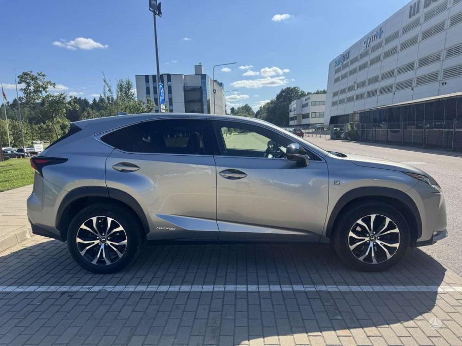 Grey Lexus NX 300h 2016 in Vilnius, with an engine capacity of 2.49 L and mileage of 153 thousand km for 23000 €, photo 8 on AUTOMOTO.COM.LV