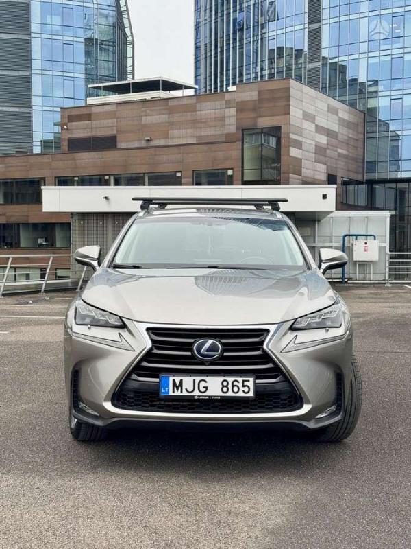 Grey Lexus NX 300h 2016 in Vilnius, with an engine capacity of 2.49 L and mileage of 225 thousand km for 21500 €, photo 3 on AUTOMOTO.COM.LV